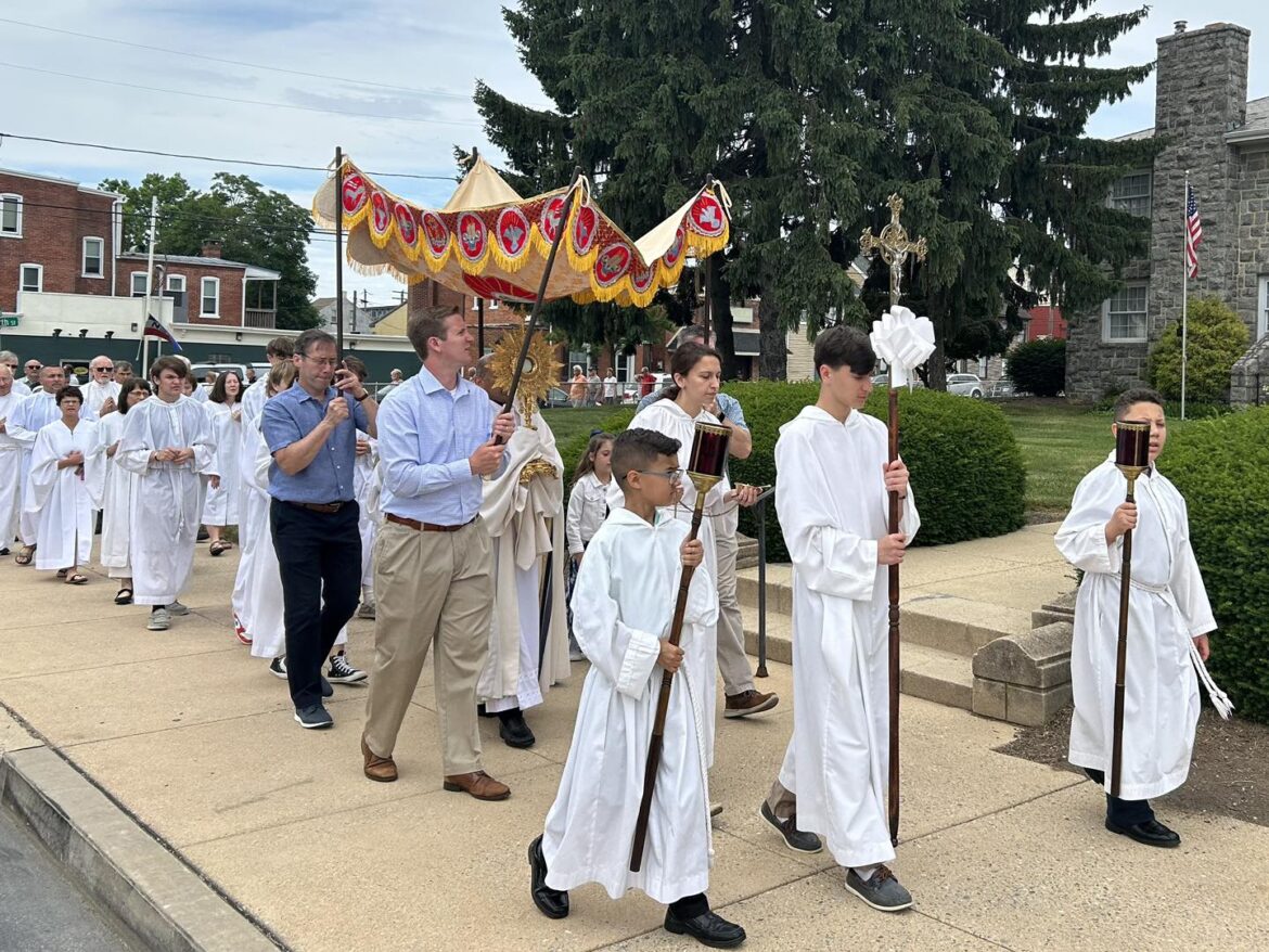 HT Corpus Christi - Holy Trinity Columbia